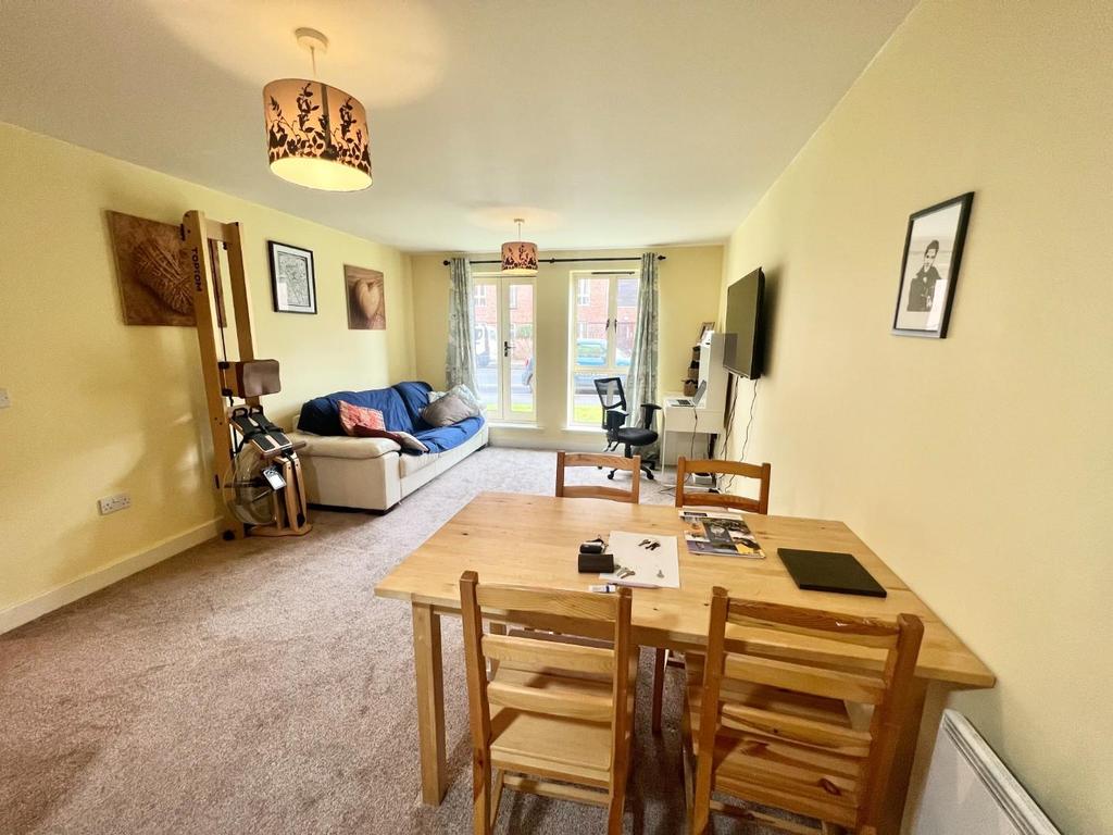 Lawrence Square, York 2 bed flat - £950 pcm (£219 pw)