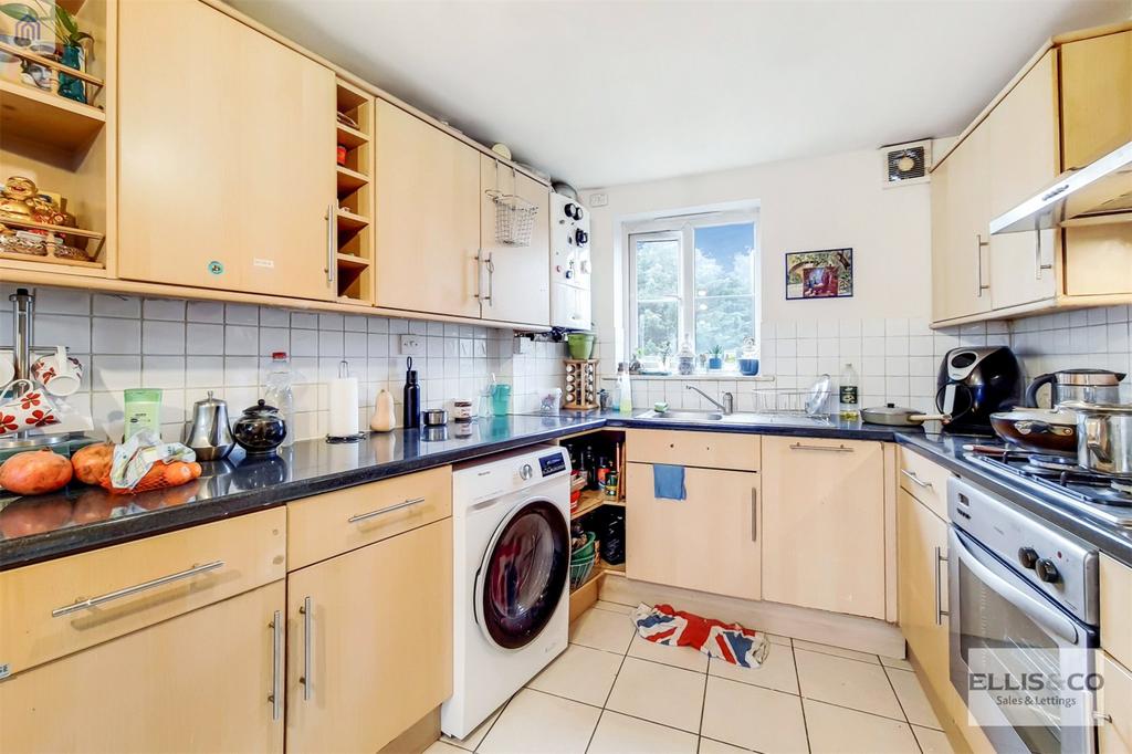 Sudbury Crescent, Wembley, HA0 2 bed apartment - £325,000