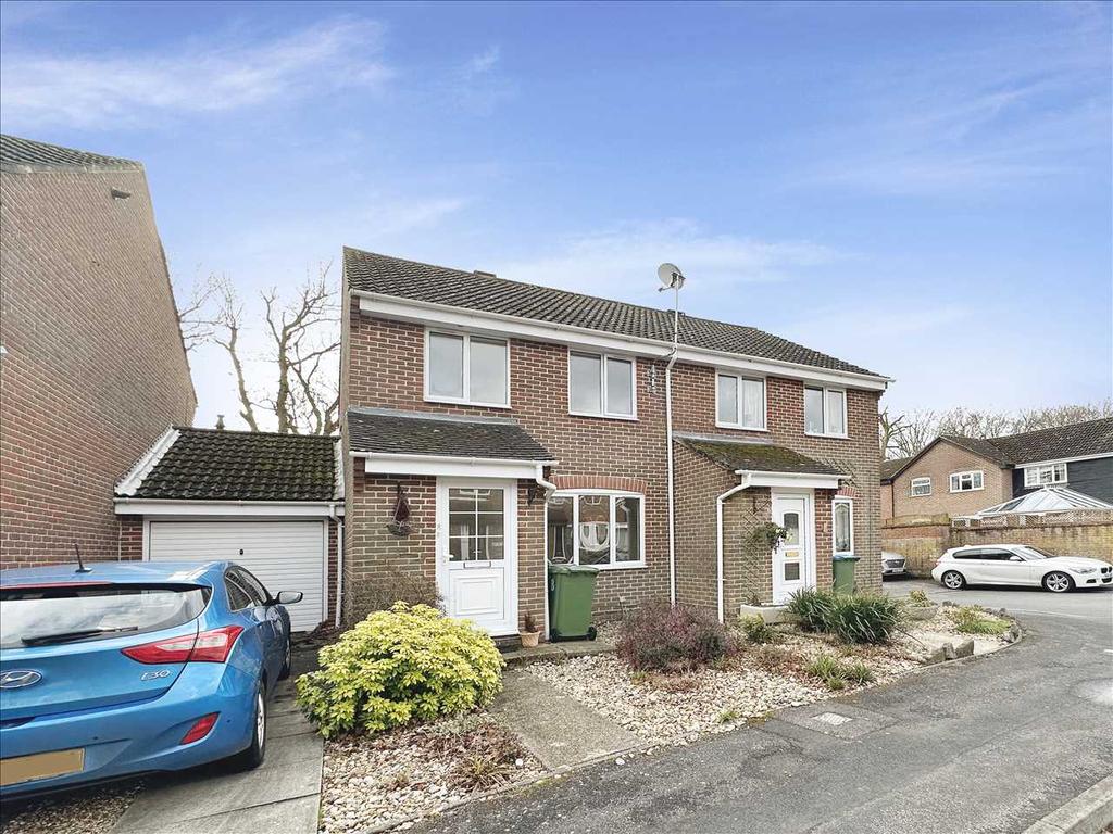 The Hurdles, Titchfield Common 3 bed semi-detached house - £1,200 pcm ...