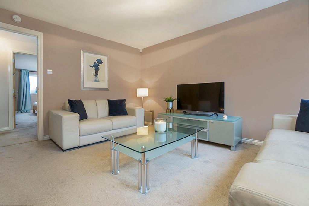 Springburn Road, Glasgow, G21 2 bed ground floor flat - £115,000
