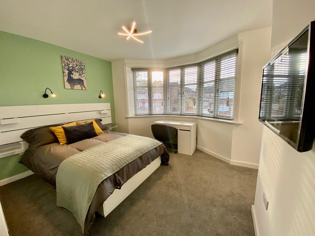 Room 5, 67 Russell Street 1 bed in a house share - £950 pcm (£219 pw)