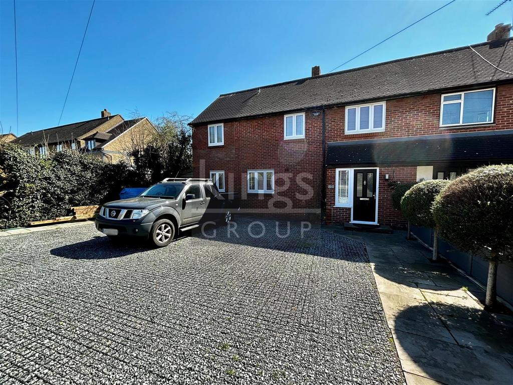 Monkswood Avenue Waltham Abbey 4 Bed Semi Detached House For Sale £