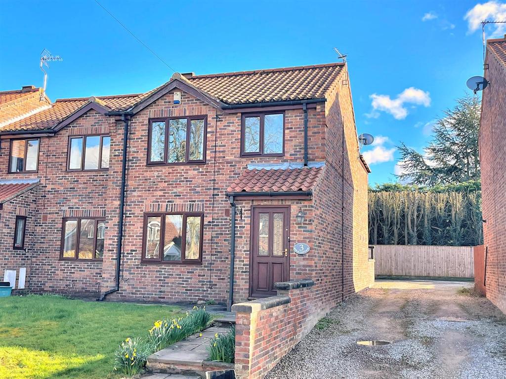 Wold Cottages, North Lane, Wheldrake... 4 bed house - £1,300 pcm (£300 pw)