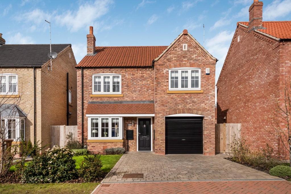 Westfields Drive, Beverley 4 bed detached house - £395,000
