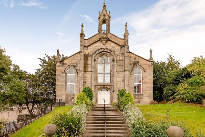 Craighall Road, Leith, Edinburgh, EH6 2 bed flat - £1,550 pcm (£358 pw)