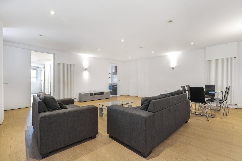 Plumbers Row, Aldgate, London, E1 2 bed apartment - £2,946 pcm (£680 pw)