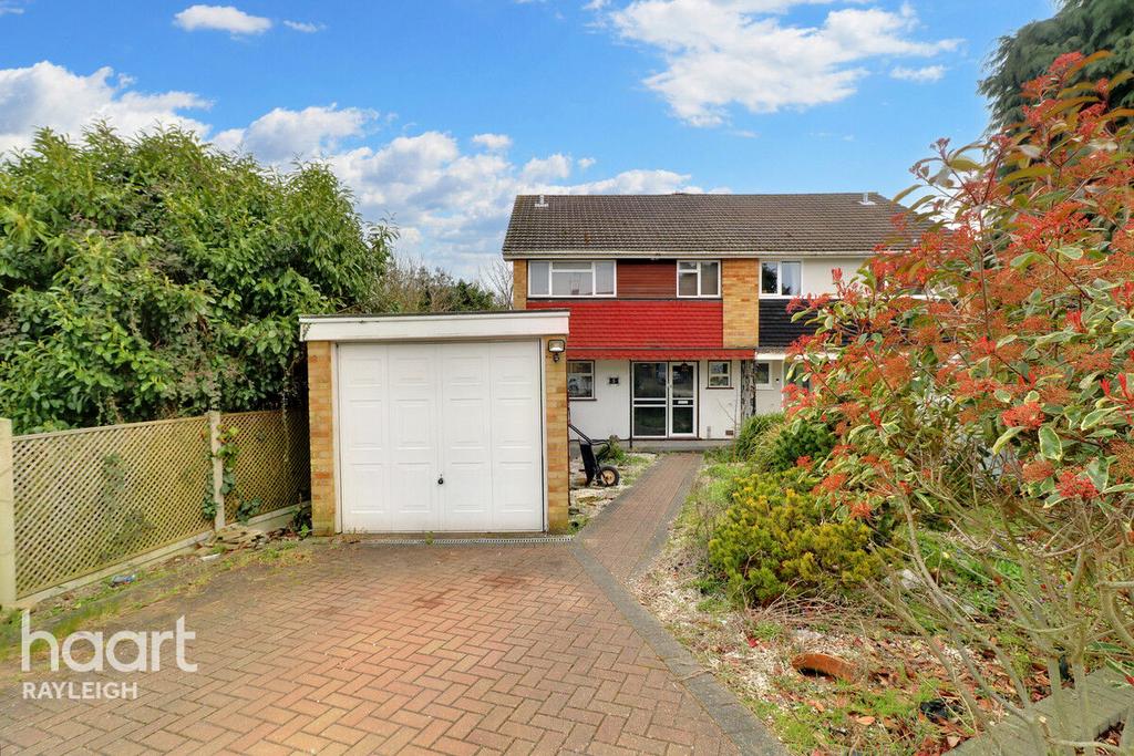 Weir Farm Road, Rayleigh 4 bed semi-detached house - £425,000