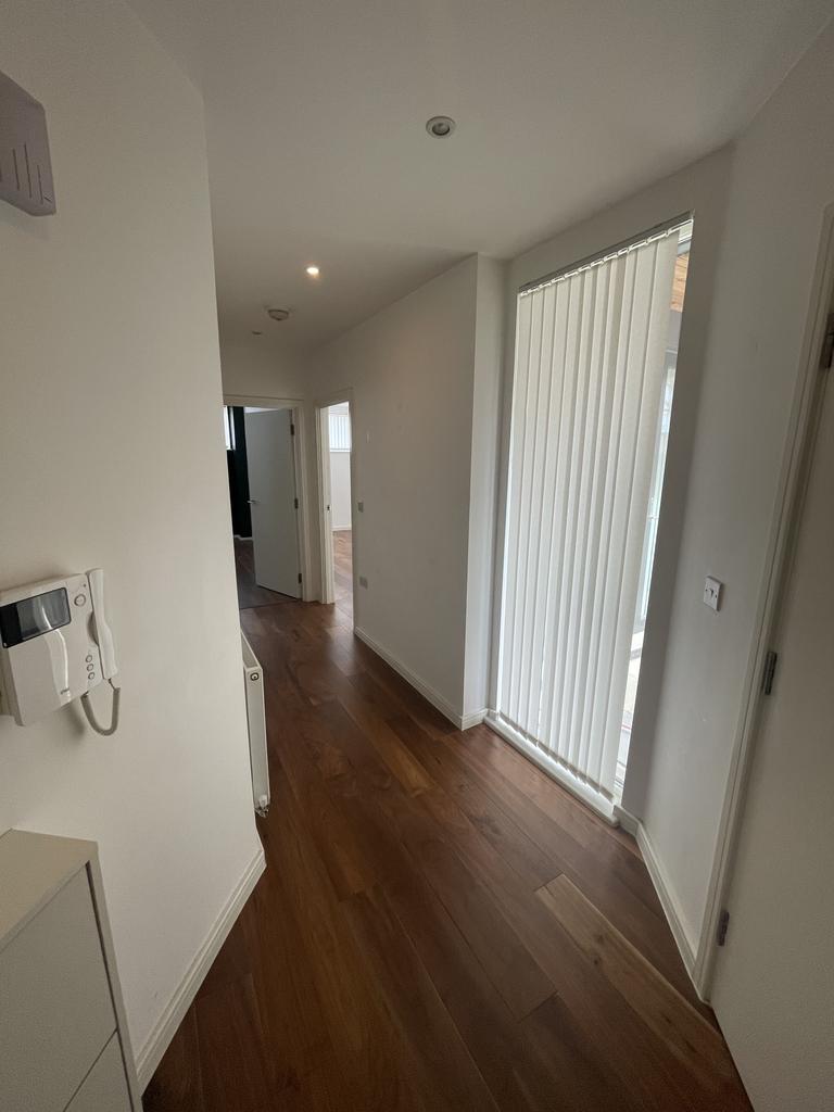 Grahame Park Way, London NW9 1 bed flat - £1,550 pcm (£358 pw)