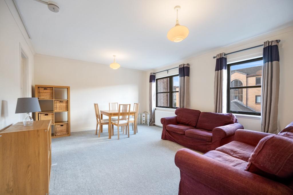 Burgh Hall Street, Flat 4, Partick... 2 bed apartment - £165,000