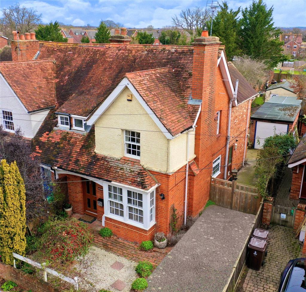 Lambs Lane, Spencers Wood, Reading... 3 bed semi-detached house - £550,000