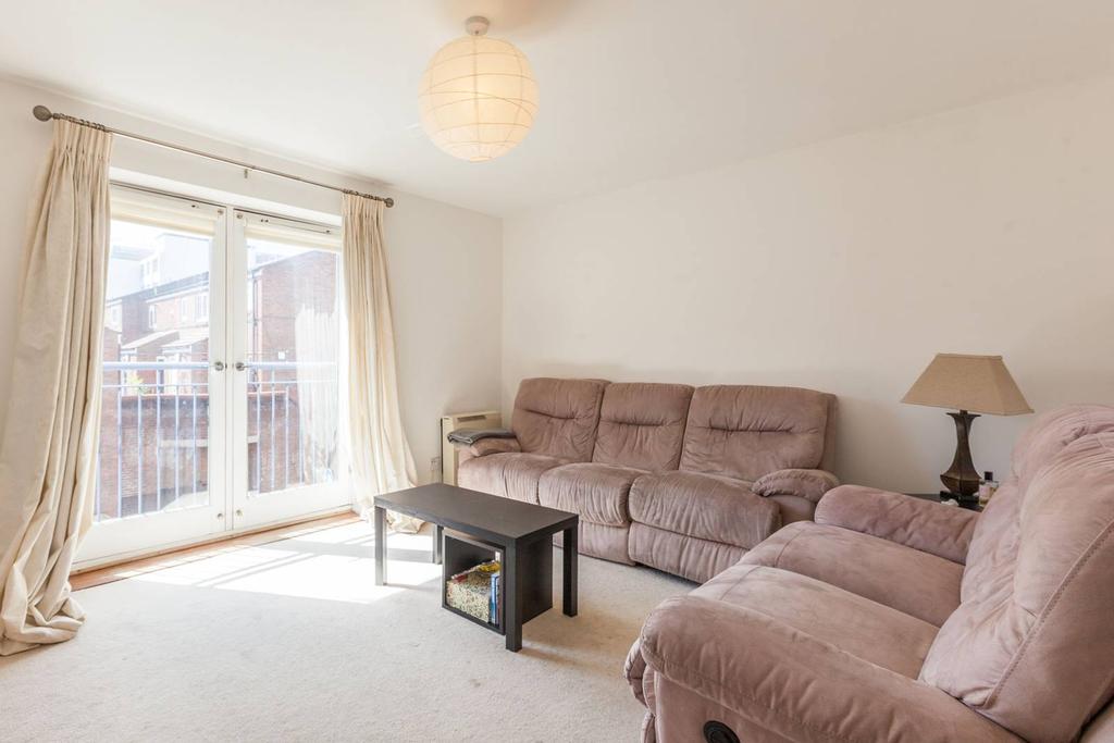 Chicksand Street, Brick Lane, London, E1 2 bed flat - £2,300 pcm (£531 pw)