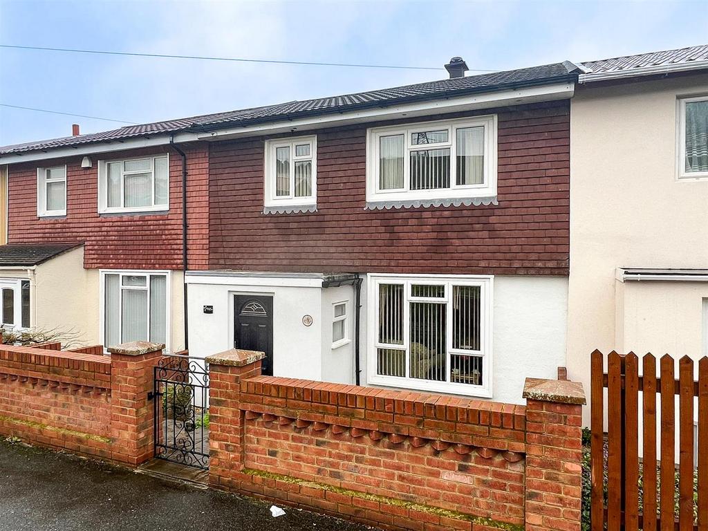Leominster Road, Paulsgrove 3 bed terraced house - £240,000