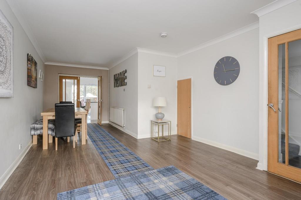 Farm Close, West Byfleet KT14 3 bed terraced house - £499,000