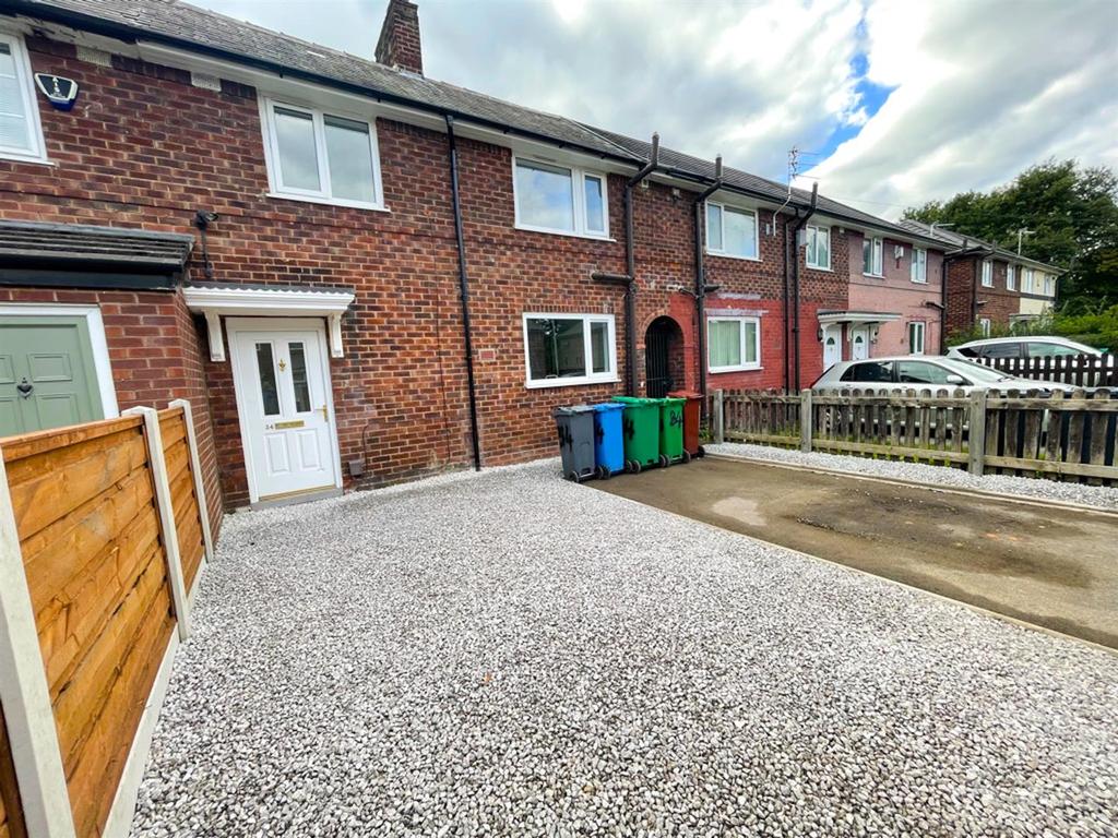 Shayfield Drive, Manchester M22 3 bed terraced house - £1,200 pcm (£277 pw)