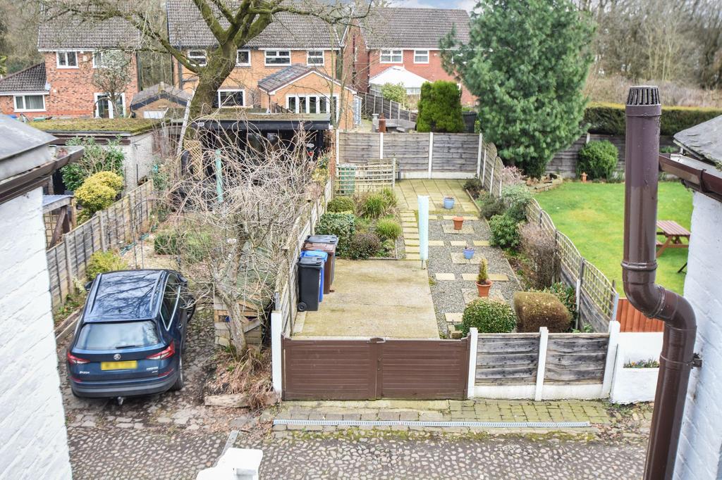 Hollins Lane, Bury, BL9 2 bed terraced house - £245,000