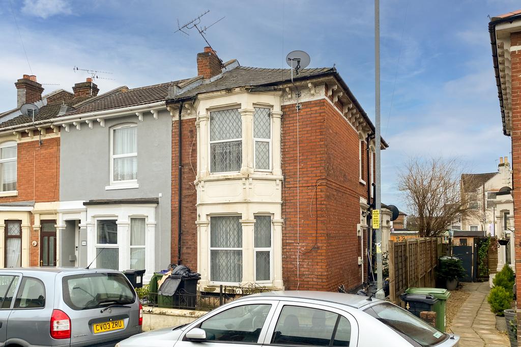 Queens Road, Portsmouth 4 bed semi-detached house - £325,000