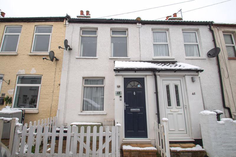 Howard Road, Dartford DA1 2 bed terraced house - £1,500 pcm (£346 pw)