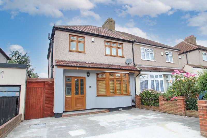 Ruskin Drive, Welling DA16 3 bed semi-detached house - £2,100 pcm (£485 pw)