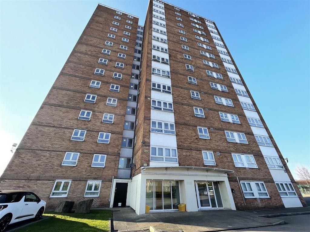 City View, Highclere Avenue, Salford 2 bed apartment - £80,000