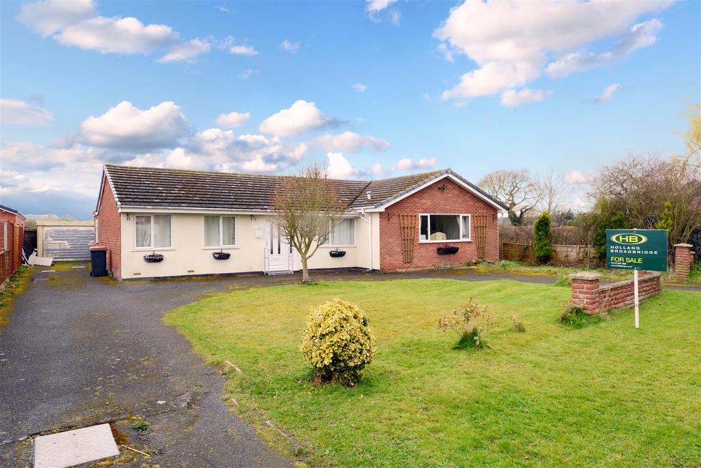 Rodington Heath, Shrewsbury 4 bed detached bungalow - £440,000