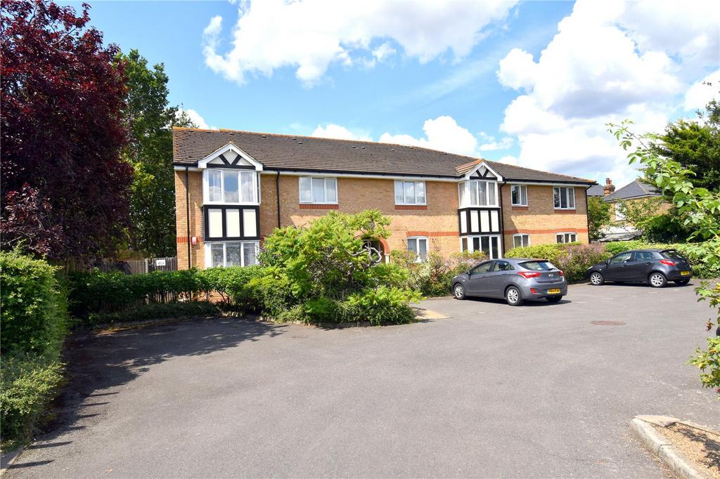 Holmwood Court, 32 Elm Road, New... 1 bed flat - £300,000