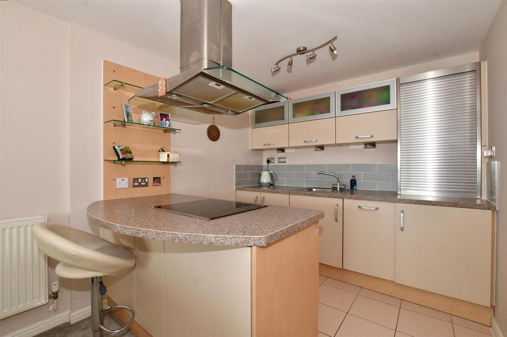 Throwley Way, Sutton, Surrey 1 bed block of apartments - £250,000