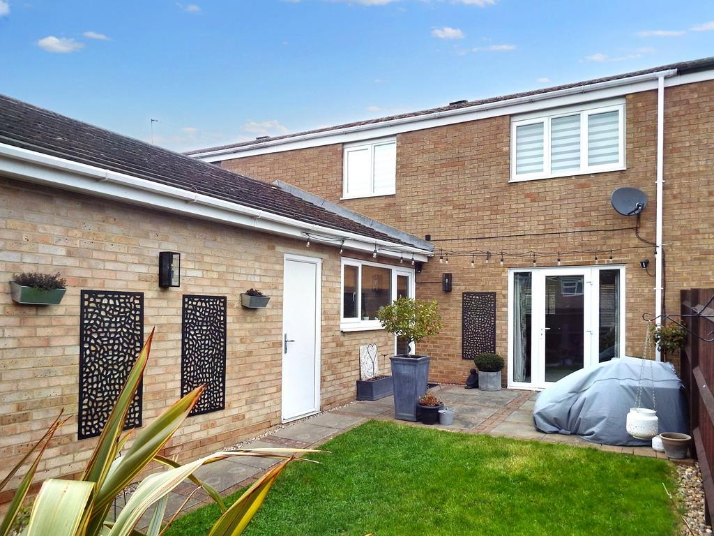 York Road, Stevenage, Hertfordshire, SG1 3 bed terraced house - £385,000
