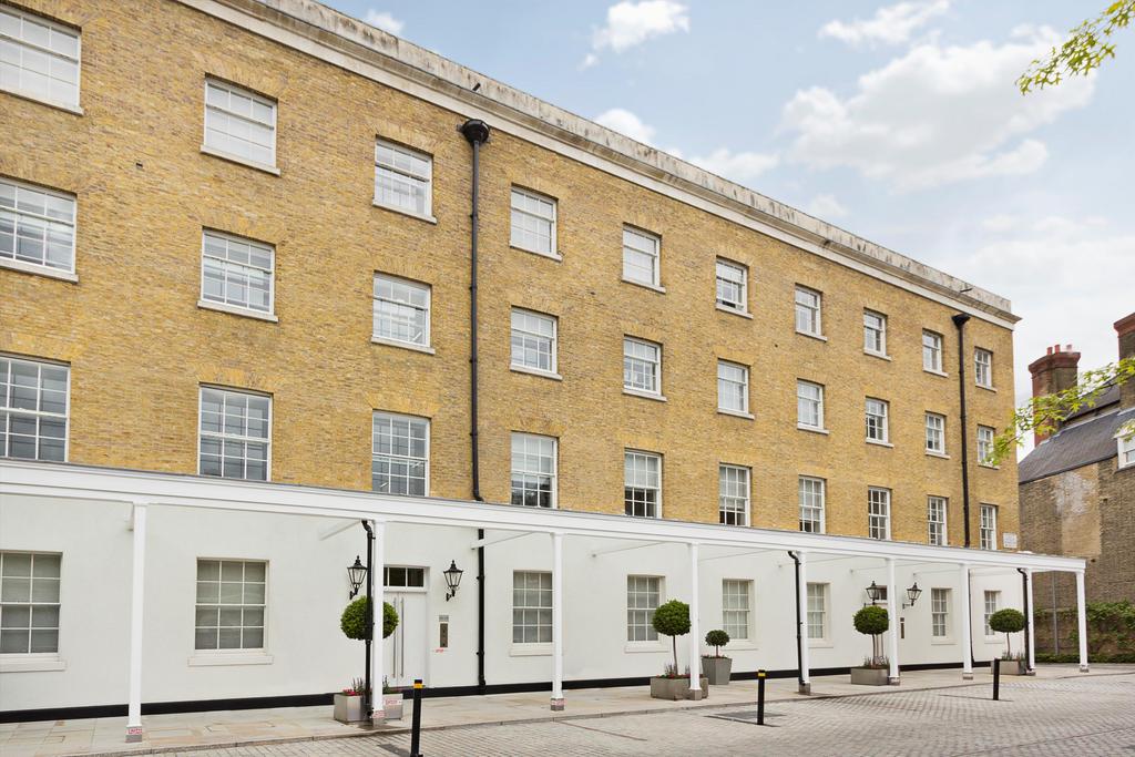 Cavalry Square, London, SW3 1 bed flat - £3,878 pcm (£895 pw)