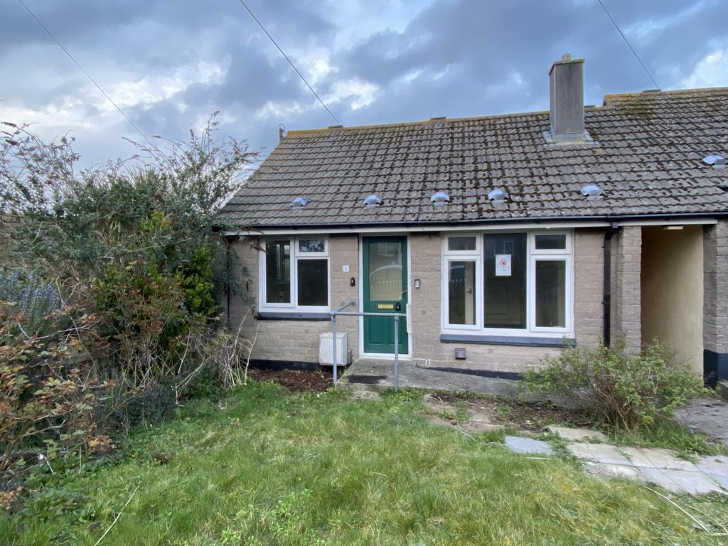 Bodriggy Crescent, TR27 4NN 1 bed bungalow - £155,000