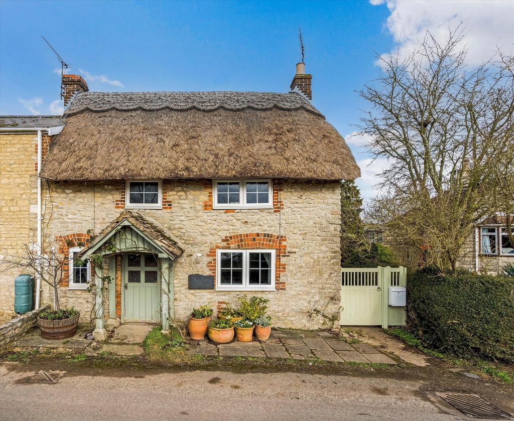 Goatacre, Calne, Wiltshire, SN11 2 bed village house for sale - £350,000