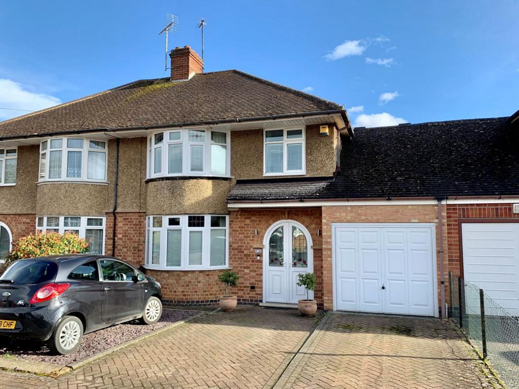 Stone Way, Duston, Northampton NN5 6HW 4 bed semi-detached house - £435,000