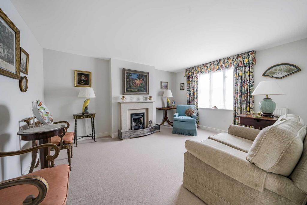 Coombefield Lane, Axminster, Devon 3 bed end of terrace house - £385,000