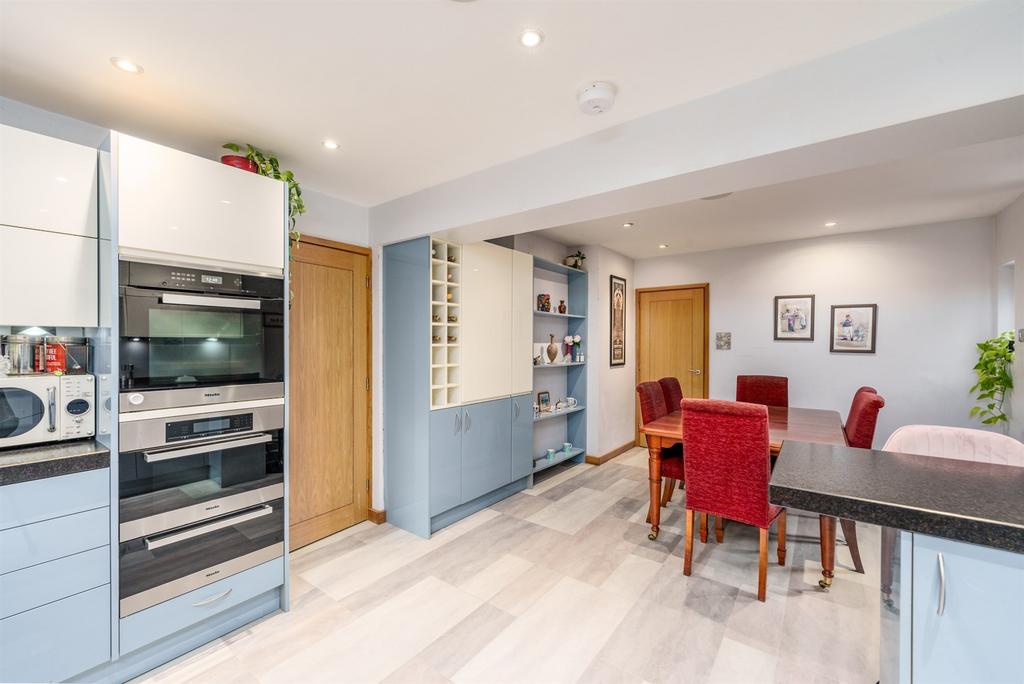 Carden Hill, Hollingbury, Brighton... 4 bed detached house - £650,000