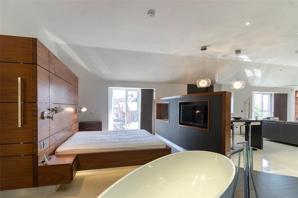 Victoria Apartments, Heaton Park... 1 bed flat - £1,195 pcm (£276 pw)