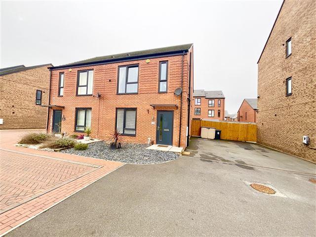 Hangthwaite Close, Sheffield, S2 1BH 3 bed semi-detached house - £225,000