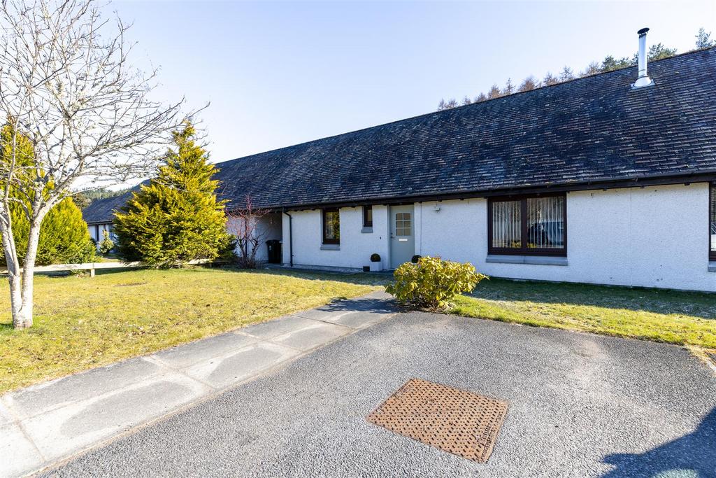 St. Cedd's Road, Ballinluig, Pitlochry 3 bed house - £198,000