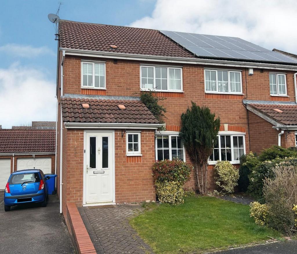 Oadby Drive, Hasland, Chesterfield... 3 bed semi-detached house - £240,000