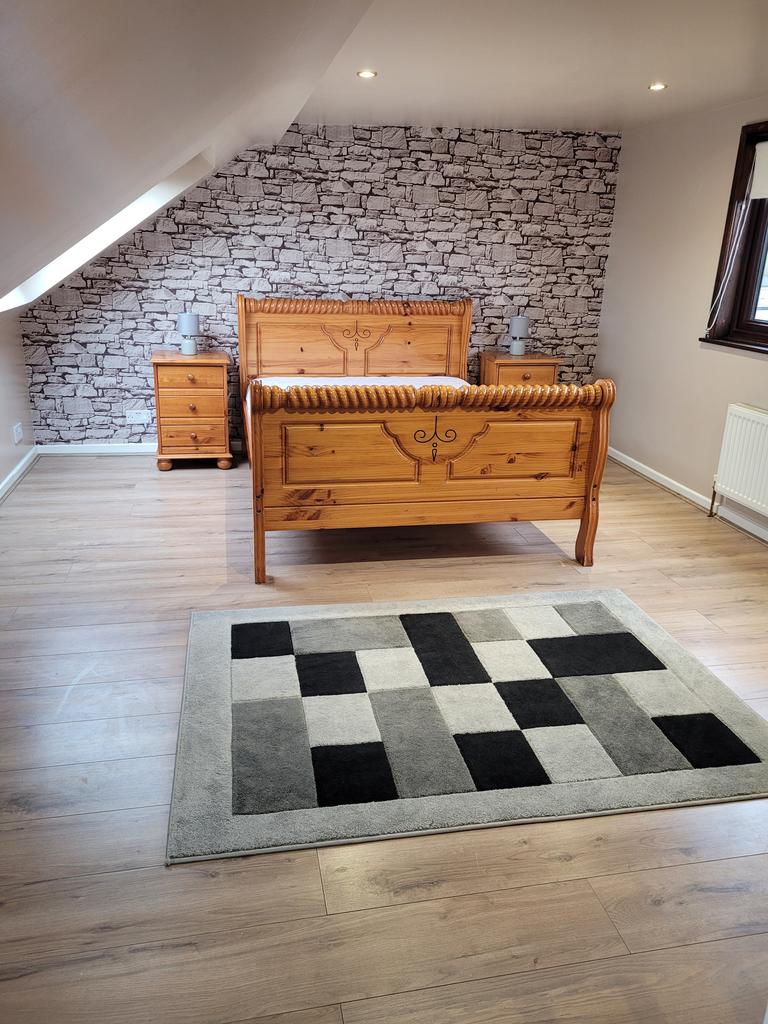 Flaxley Road, Rugeley WS15 1 bed in a house share - £525 pcm (£121 pw)