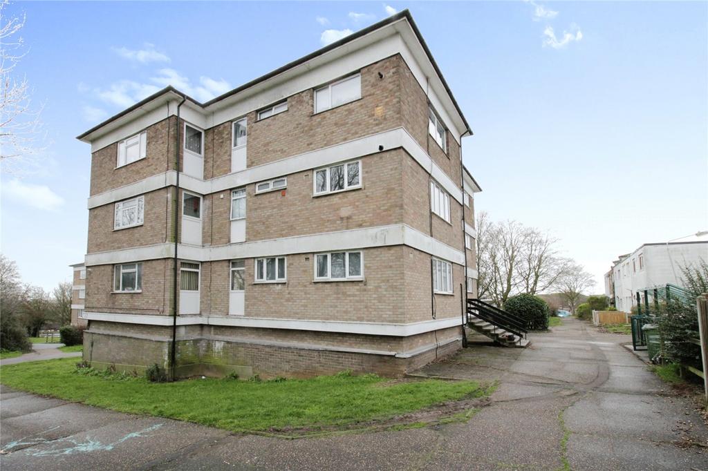 Swanstead, Basildon, SS16 1 bed apartment to rent - £1,100 pcm (£254 pw)
