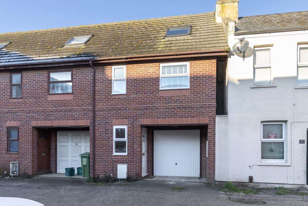 Hereford Place, Cheltenham GL50 4JQ 3 bed terraced house - £230,000