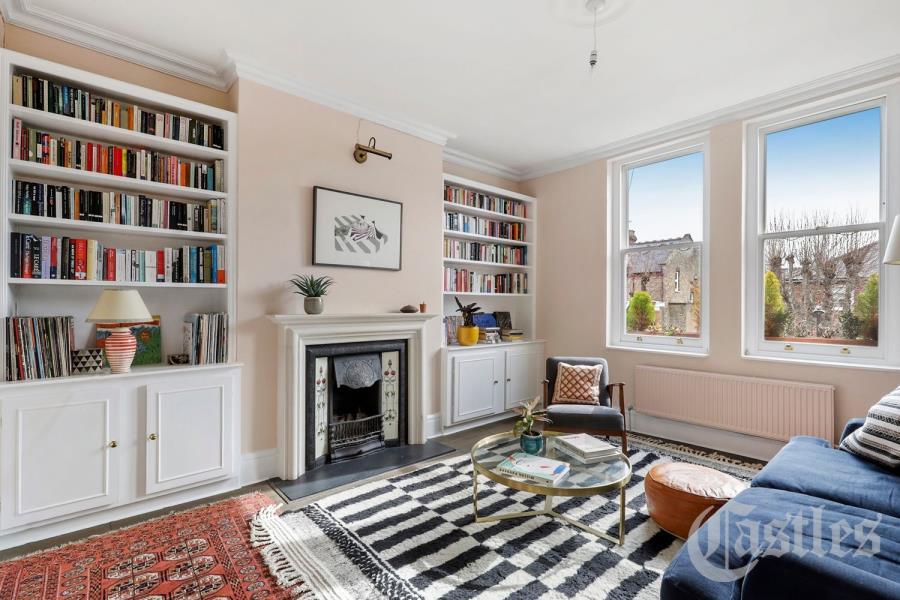 Crouch Hall Road, Crouch End, N8 2 bed flat - £2,700 pcm (£623 pw)