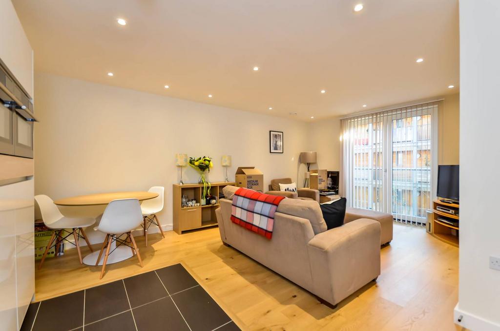 Wiltshire Row, Hoxton, London, N1 2 bed flat - £2,800 pcm (£646 pw)