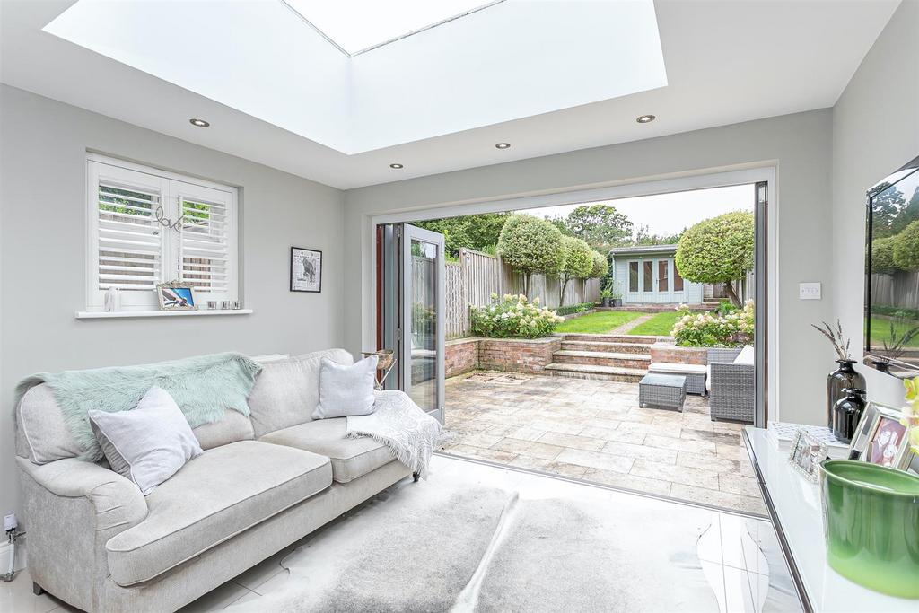 Whitmore Lane, Ascot 3 bed house - £750,000