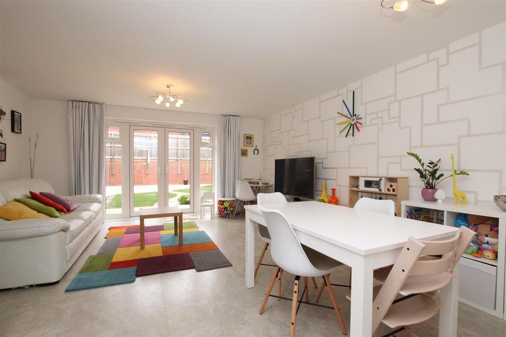 Bunker Square, The Rydons, Exeter 3 bed semi-detached house - £360,000