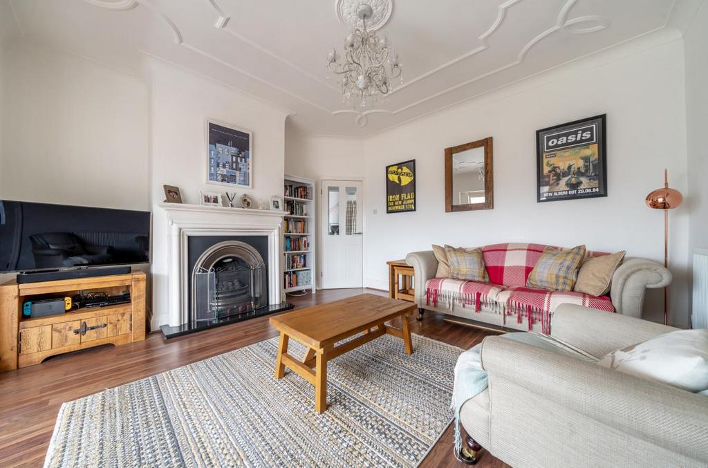 Victoria Walk, Horsforth, LS18 3 bed detached house - £480,000