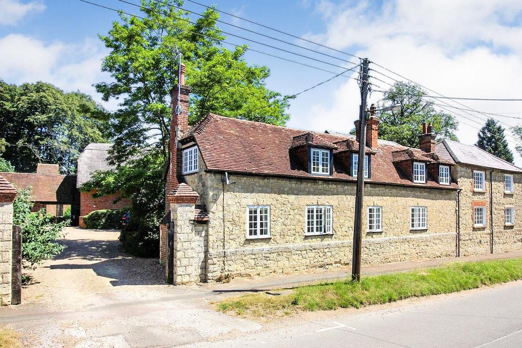 Oving Road, Whitchurch 3 bed semi-detached house - £1,400 pcm (£323 pw)