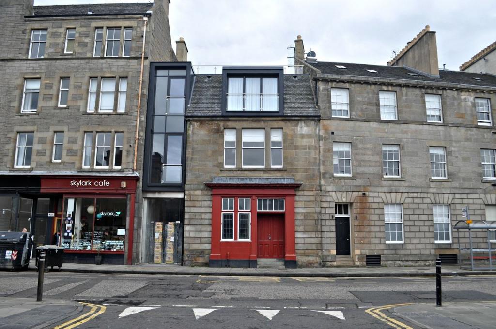 34/6 Hamilton Place, Stockbridge... 2 bed apartment - £2,300 pcm (£531 pw)