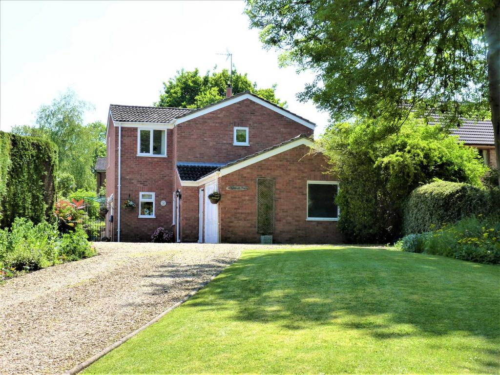 High Street, Sharnbrook 3 bed detached house for sale - £570,000