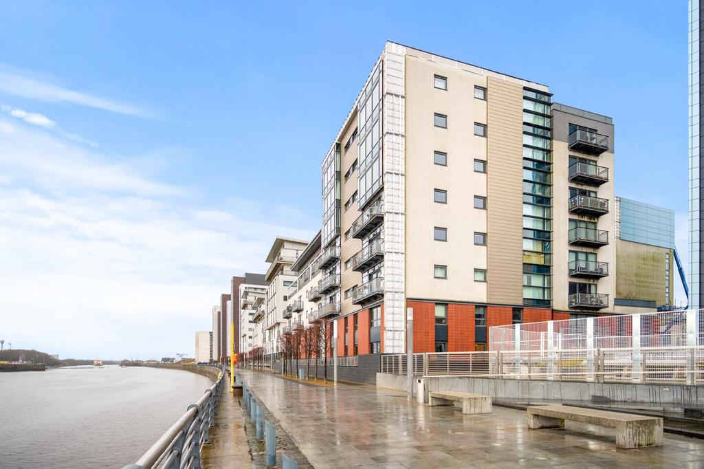 Meadowside Quay Square, Flat 0/2... 1 bed flat - £149,000