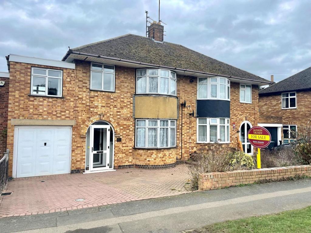 Lumbertubs Lane, Boothville... 4 bed semi-detached house - £350,000